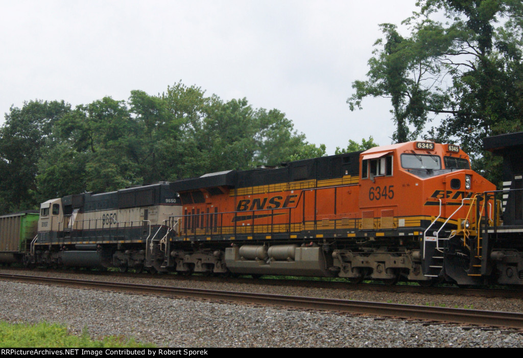 BNSF Power on NS 400